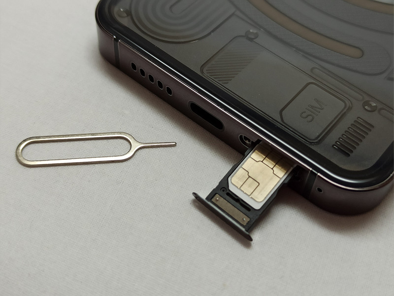 背面がカラフルに点灯する変わり種なUnihertzの新スマホ「Luna」を購入！まずは外観や同梱品、基本機能などを紹介【レビュー】 - S-MAX