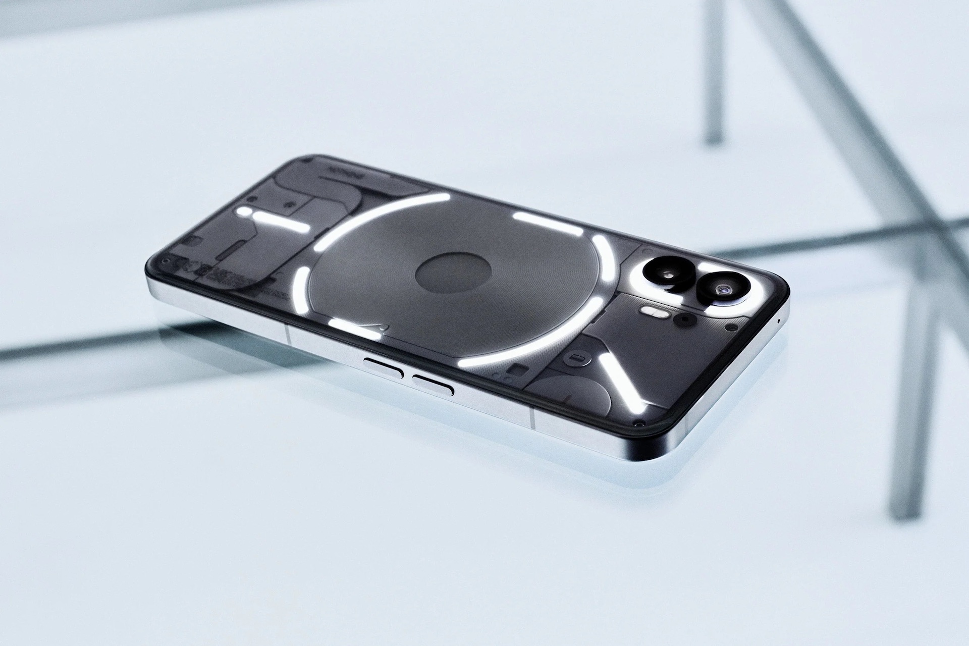 Nothing Technology、5Gスマホ「Nothing Phone (2)」の全額返金キャンペーンを9月1〜30日に実施！購入後30 ...