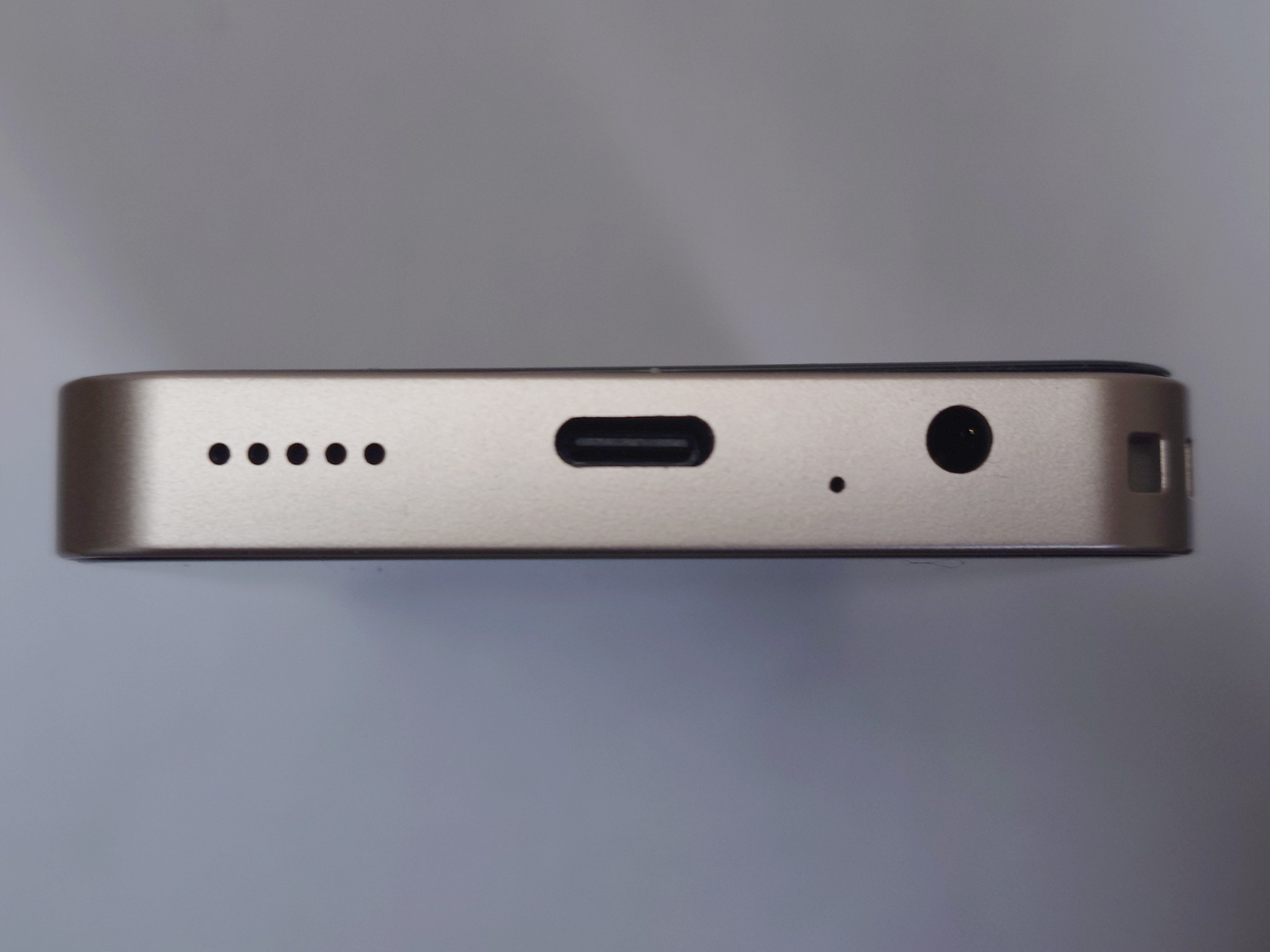 片手操作も余裕の5.3インチサイズなコンパクトスマホ「Mode1 Pocket」を開封して外観や同梱物、基本機能などを紹介【レビュー】 - S-MAX