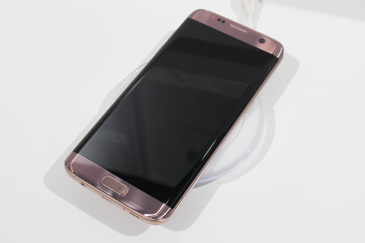 防水・防塵にも対応！高性能スペックをぎゅっと凝縮したドコモスマホ「Galaxy S7 edge SC-02H」を写真と動画でチェック【レポート ...