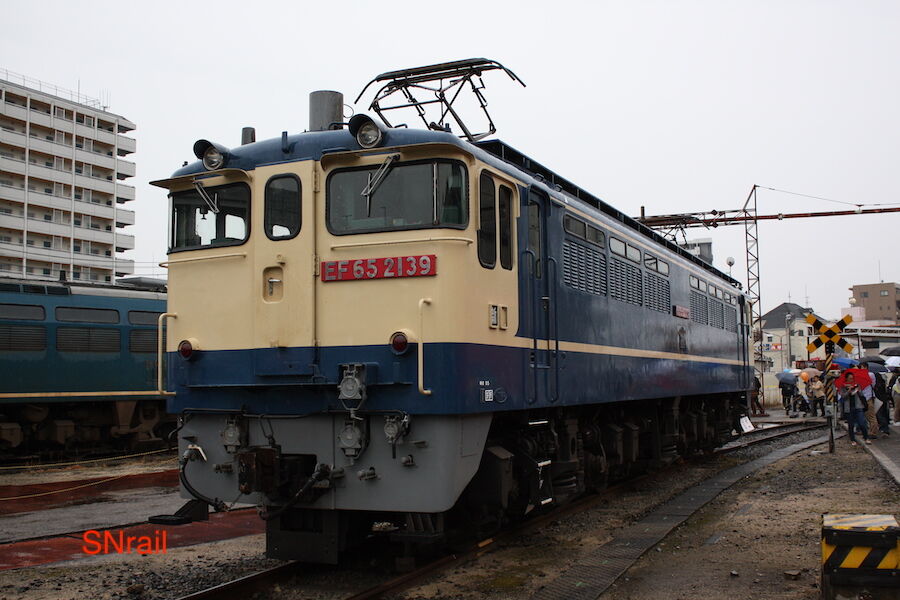 JR貨物新鶴見機関区EF65 : SN総合車両所のブログ