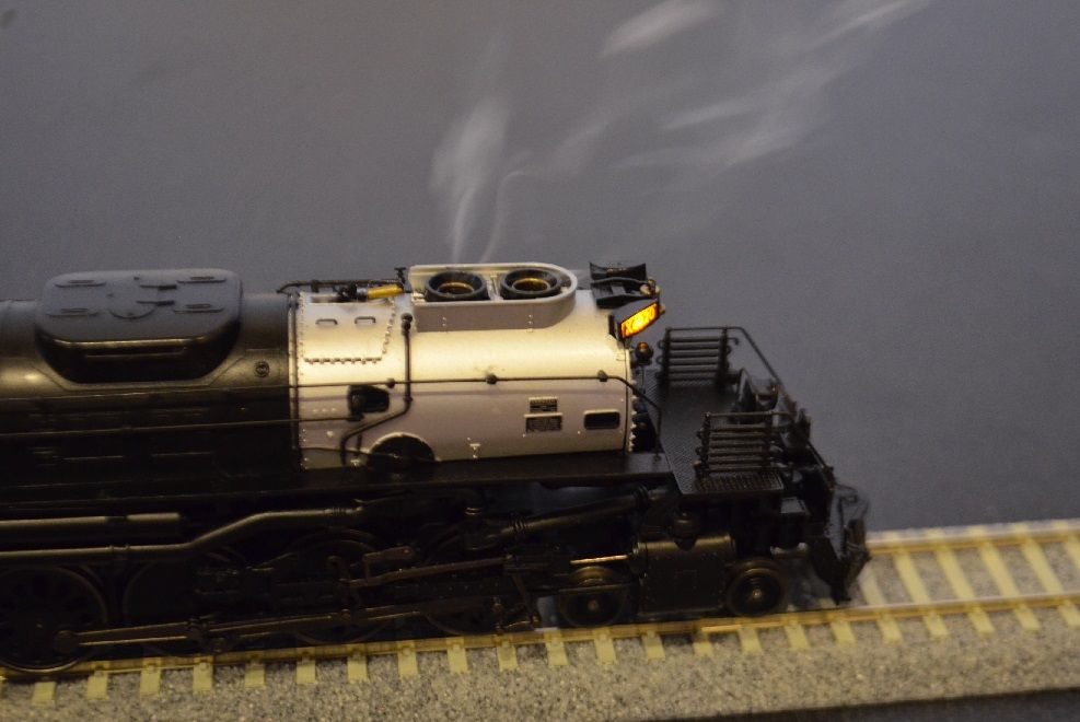 HO 4-8-8-4 ビッグボーイ後方の発煙装置をオーバーホールします。 : 蒼空の昴SHOWCASE
