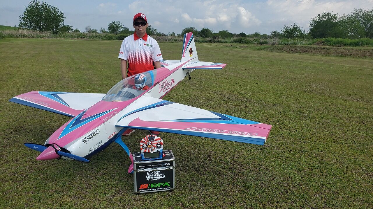 Team Big MOTEGI : Carden EXTRA300 Pro