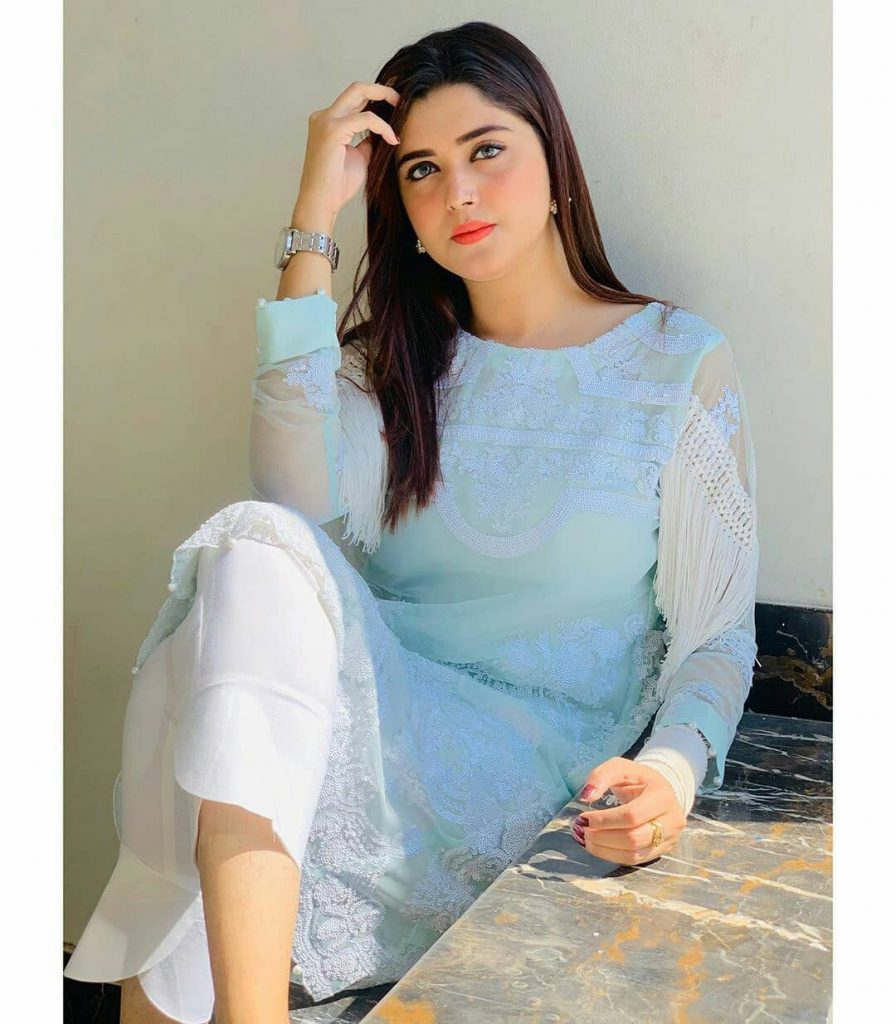 KANWAL AFTAB BIOGRAPHY, AGE, HEIGHT, FAMILY BOYFRIEND, WIKI. : Clothes ...