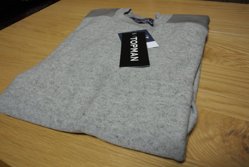 TOPMAN ECRU SHOULDER PATCH JUMPER : Square.