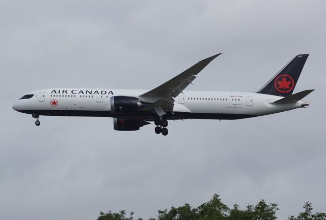 8/10 ヒースロー空港撮影③ Landor RetroカラーB744飛来！！ : 貨物ネタを主に撮影して、愛知県から発信するブログ