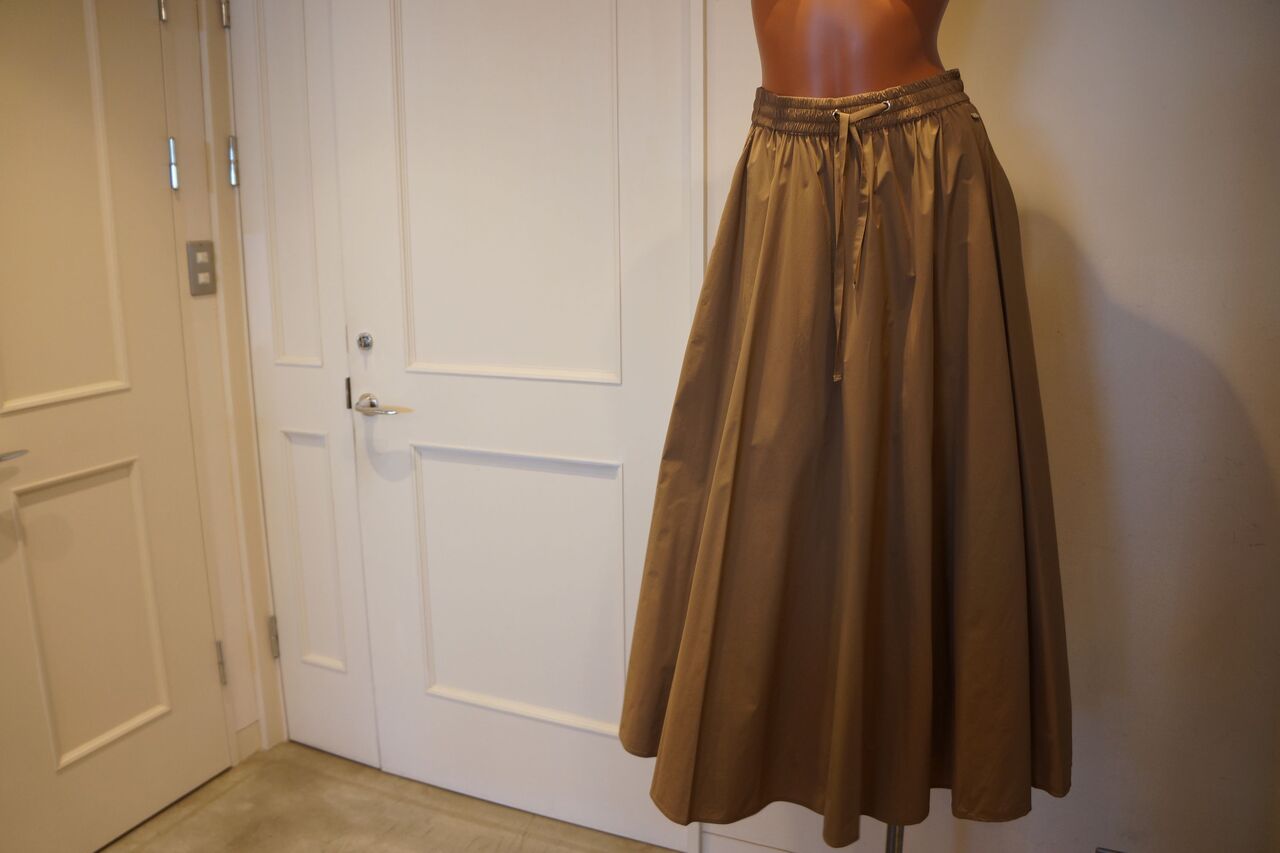 HERNO(ヘルノ)ライトナイロンストレッチスカート : mode shop HERNO(ヘルノ)ライトナイロンストレッチスカート : mode shop