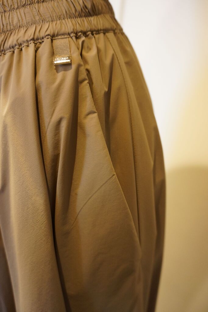 HERNO(ヘルノ)ライトナイロンストレッチスカート : mode shop HERNO(ヘルノ)ライトナイロンストレッチスカート : mode shop