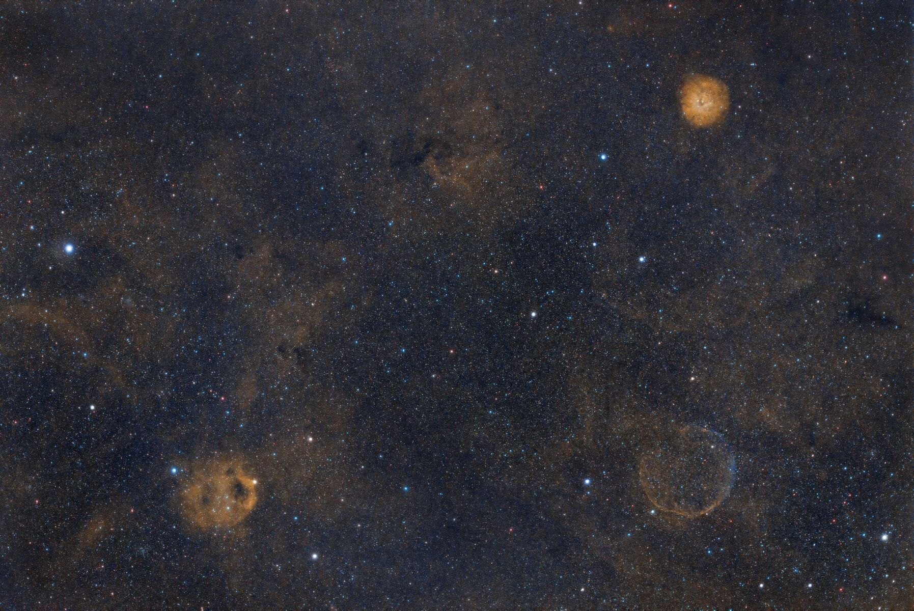 Sh2-170, Sh2-173, Abell 85 : 星と畑のシニアライフ