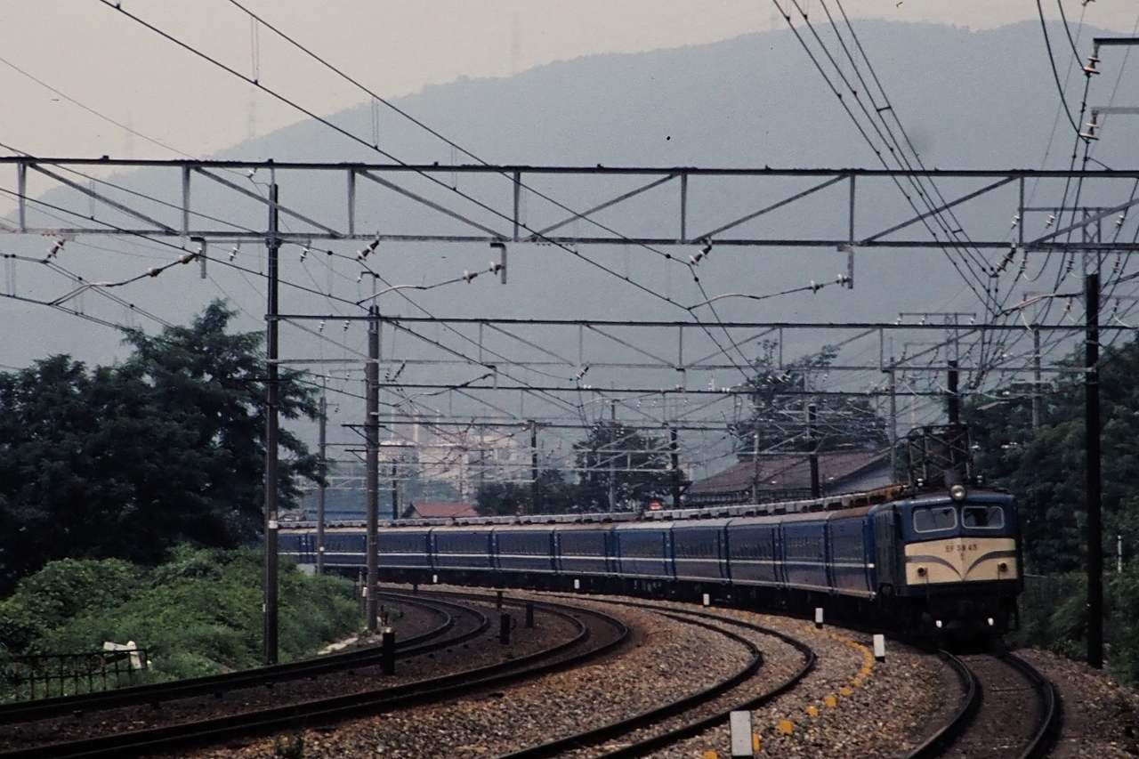 EF58 48 : TANIの鉄道写真の回顧録