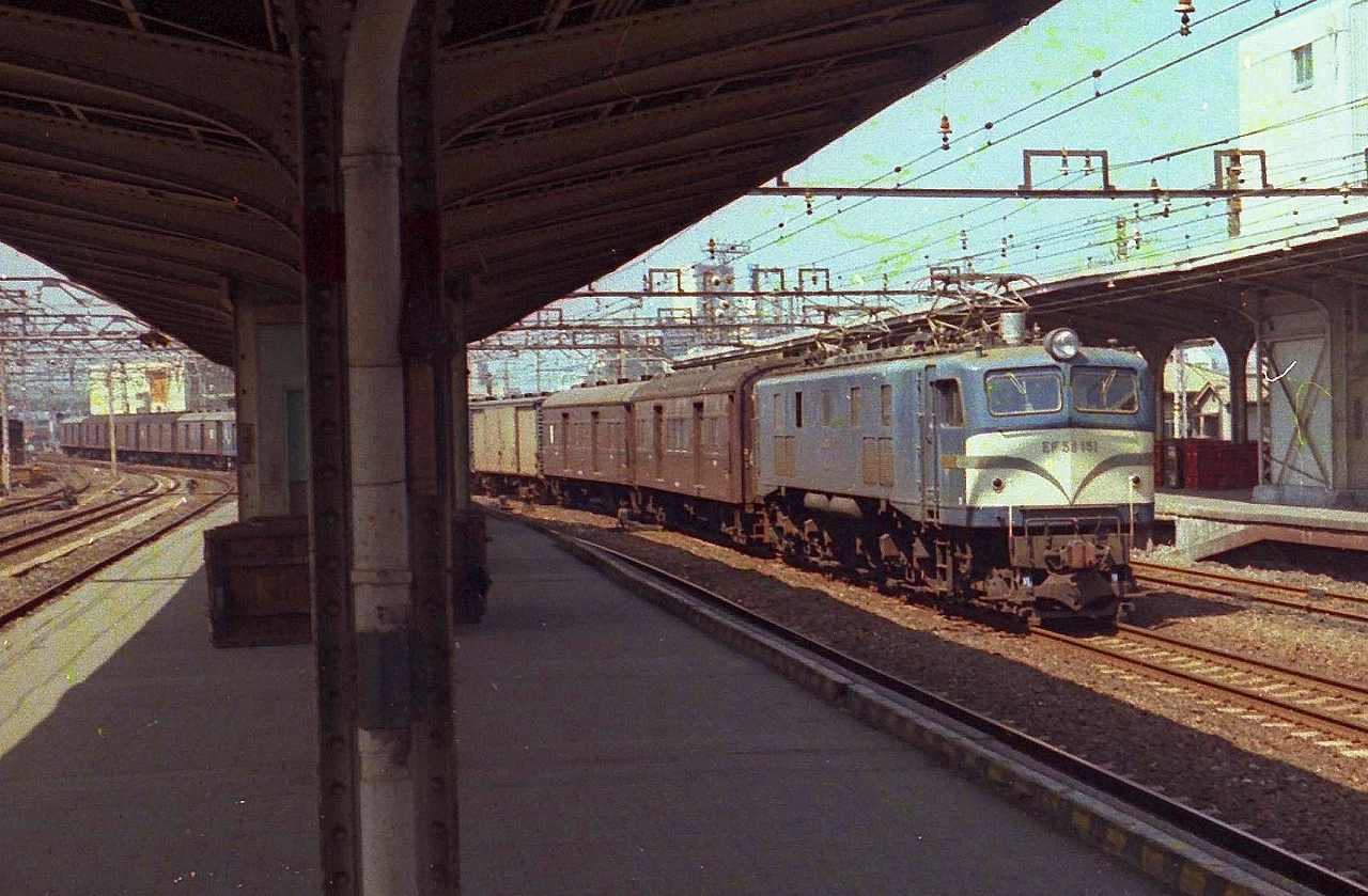 EF58 151 : TANIの鉄道写真の回顧録
