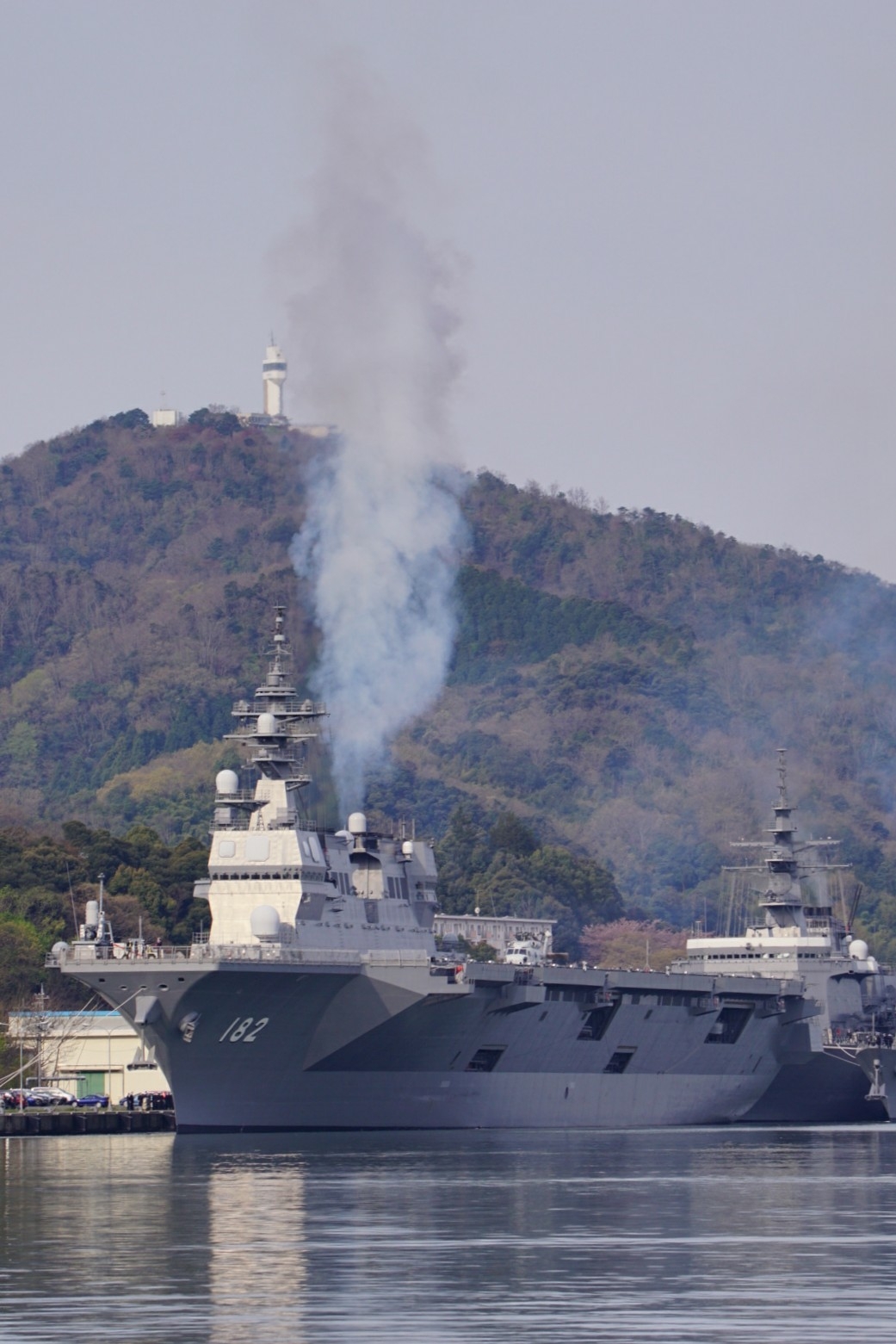 【練習艦隊2020】護衛艦「いせ」＆掃海母艦「うらが」＆護衛艦「あさひ」舞鶴基地出港準備中 2020/4/15 : すーさんの艦活日記