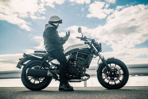 ネジのバイクブログ : カワサキ エリミネーター400 SE 4月25日発売