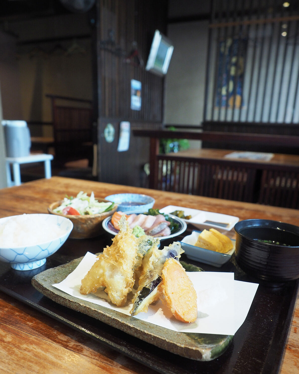 六本松駅1番出口徒歩2分『食夢工房 SAIBEI』 おいしい和御膳がいただけるとの期待もハズレでありました : 白髪おやじのおひとりさまランチ