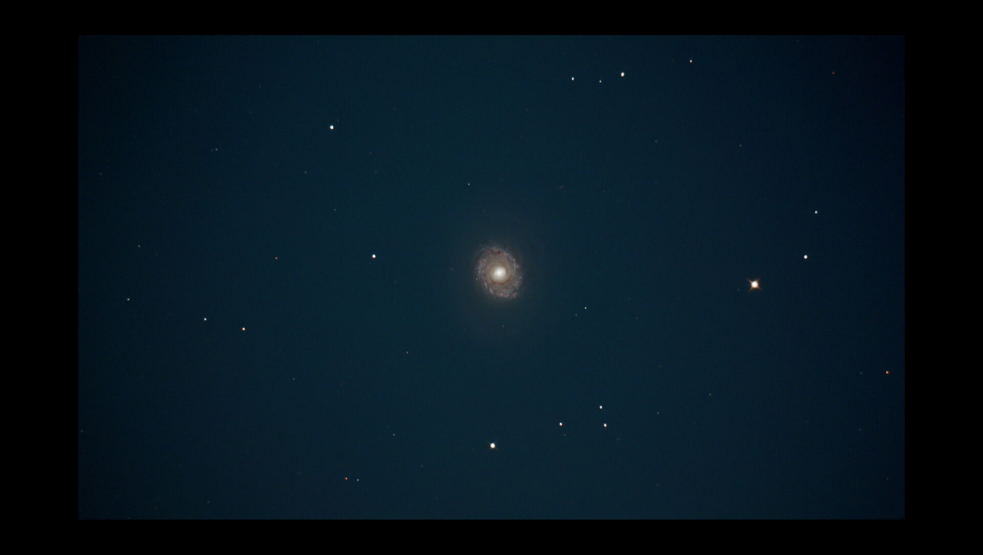 M94 りょうけん座 渦巻銀河 : FROM DEEP SPACE 宇宙の深い所から