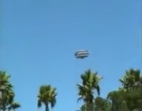 《わぉ！》フィジーでは 老舗ホテルみたいなUFO [UFO like a in Fiji Long-established hotel ...