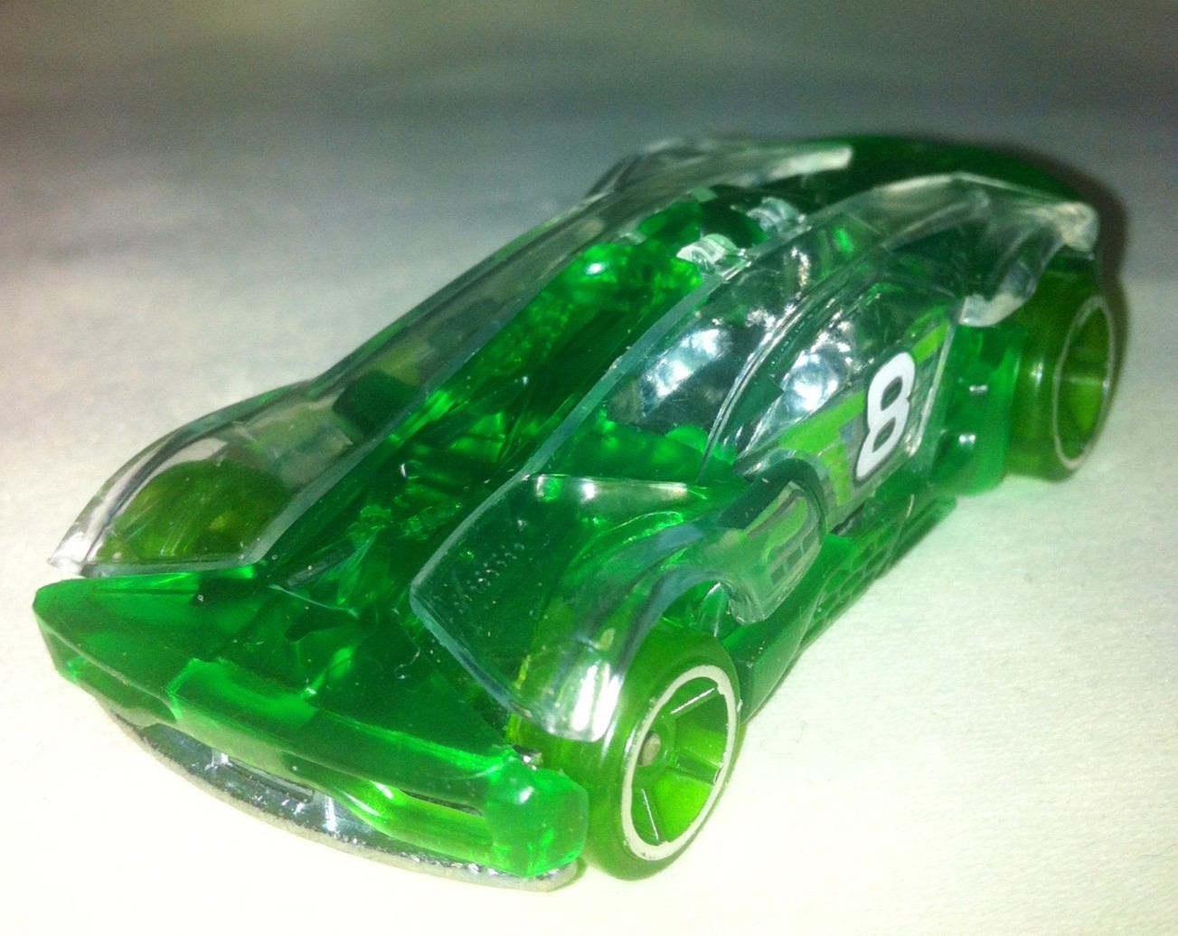 hot-wheels-13-bmw-4219eli-13shoe