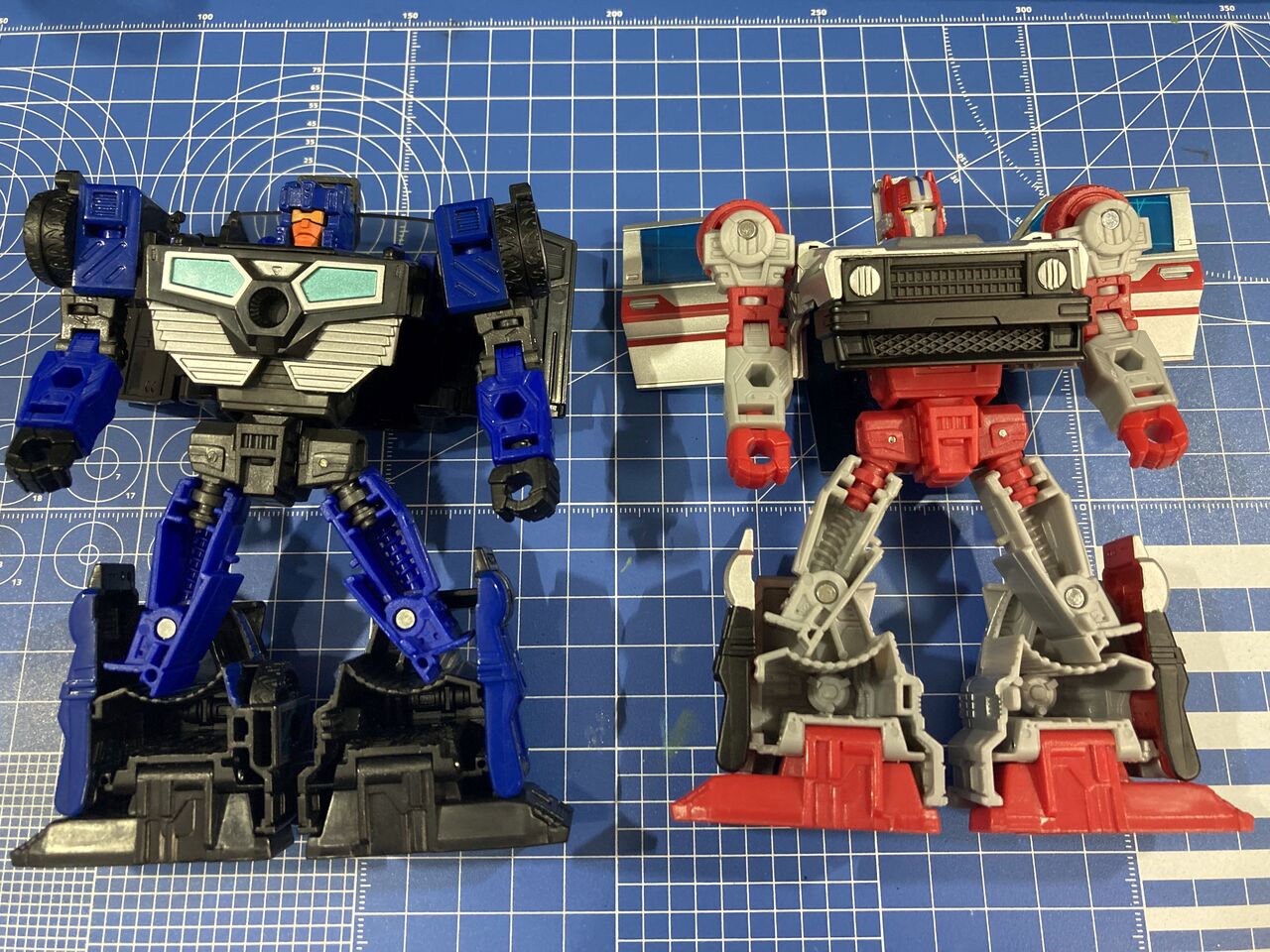 平社員 TA24 の趣味的ブログ : トランスフォーマートイ微改修（の練習）： TL17 クランクケース、TL38 セネタークロスカット