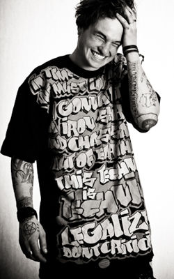 Maneuverline Inc. Presents TECHNINE "Familia"