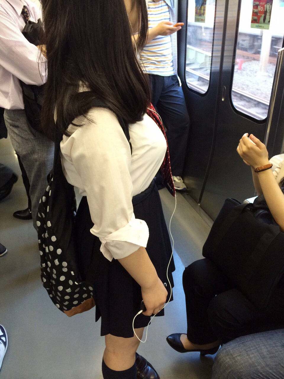 【画像】巨乳js←あり 巨乳jc←なし 巨乳jk←あり なんでも実況ピンク