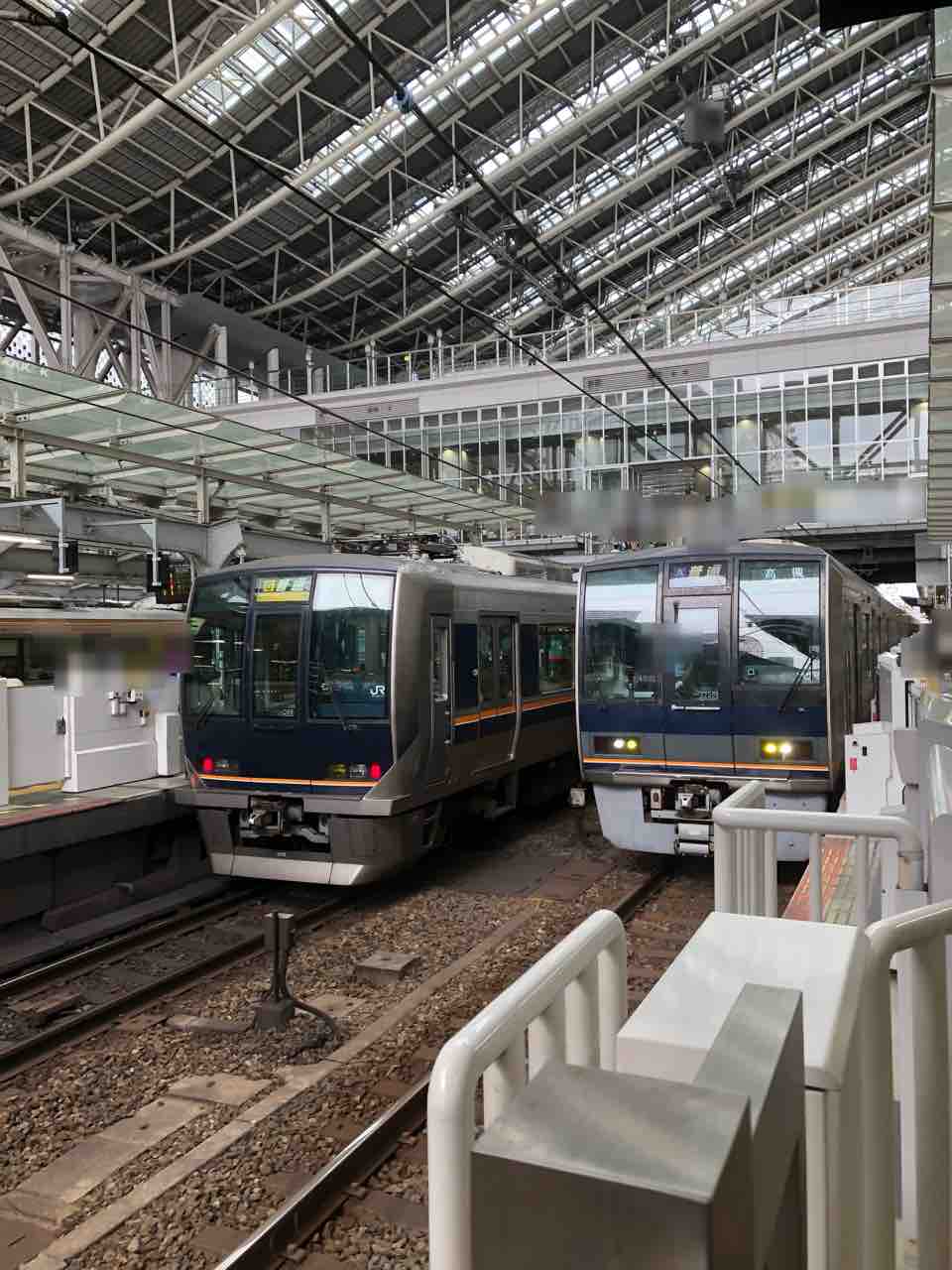 大阪駅でのJR西日本の321系と207系の並びです！ : 寺りんの乗り物大好きblog