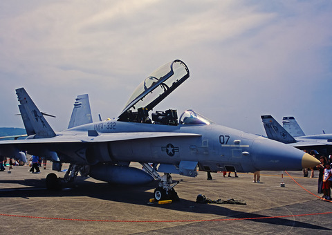 U.S.M.C VMFA-332 ”MOONLIGHTERS” F/A-18D : THE ALIENS NEST