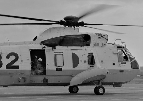 海上自衛隊 HSS-2A ～芦屋基地航空祭にて～ : THE ALIENS NEST