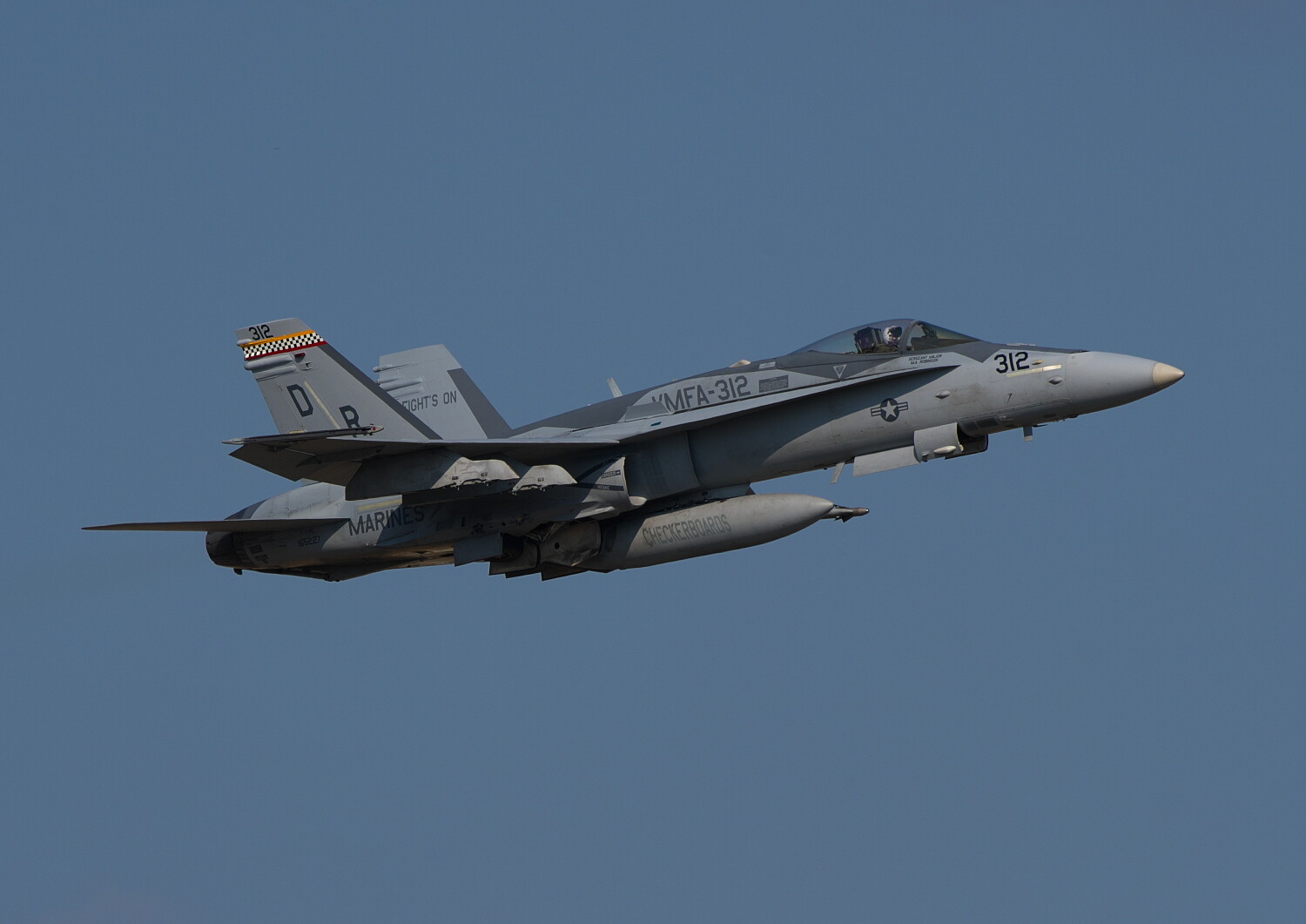 U.S.M.C VMFA-312 ”CHECKERBOARDS” : THE ALIENS NEST