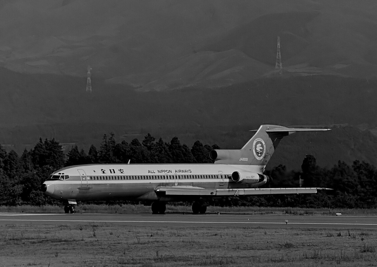 全日空 BOEING 727 ～熊本空港～ : THE ALIENS NEST