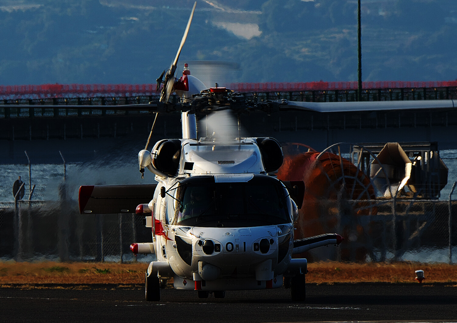 防衛装備庁 XSH-60L ～大村航空基地～ : THE ALIENS NEST
