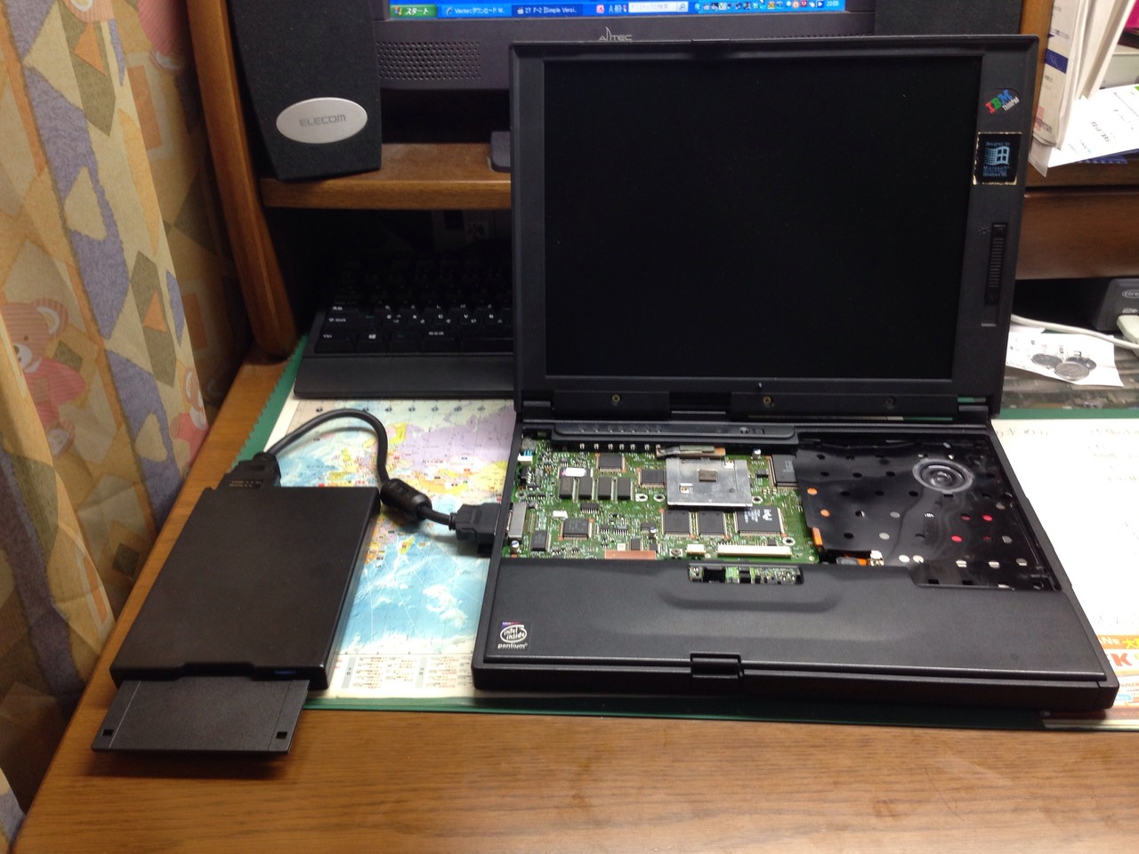 純正フロッピーディスクドライブ、家に参上 : ThinkPader9704Pのちょこっとデイズ