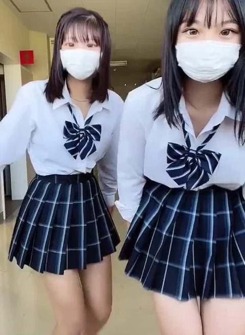 【単発】美少女JK、体育祭のダンスで衣装を逆さに着てしまい腕をあげる度にブラが丸見え : まとめTok