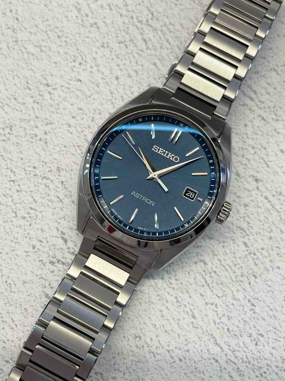 SEIKO】薄型フォルムにアップデート!視認性と装着性抜群な SEIKO】薄型フォルムにアップデート!視認性と装着性抜群な