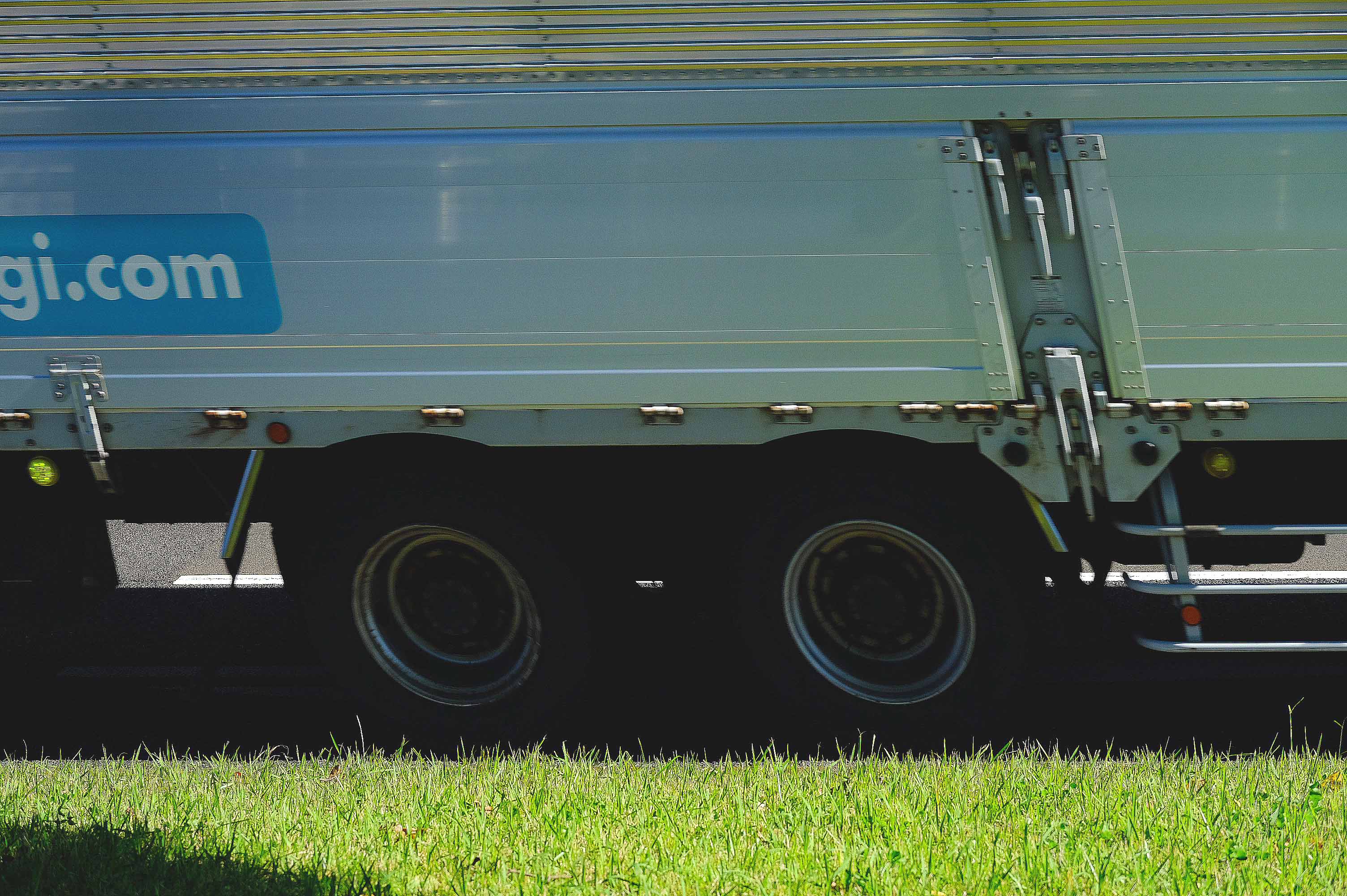 Direction of image distortion by electronic rolling shutter : tnk201507 ...