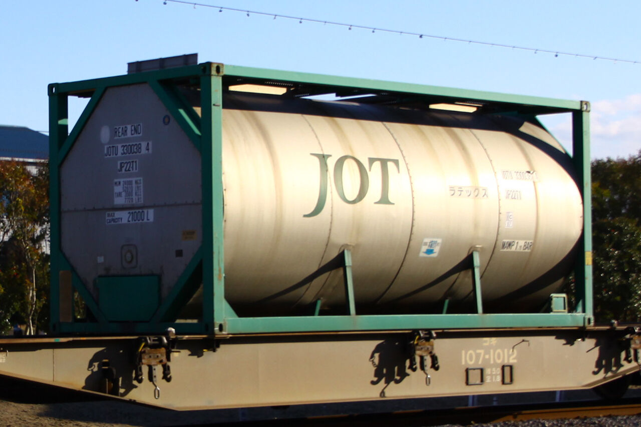 JOTU緑枠タンク(21000L)の形態差 : Container Diary