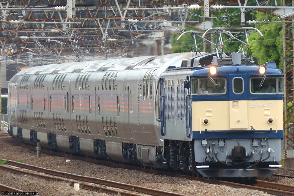 【EF64-0番台区分廃止か】EF64 37号機と1052号機が秋田総合車両センター入場へ…配給輸送実施 : 湘南色の部屋（Shonan-color train）