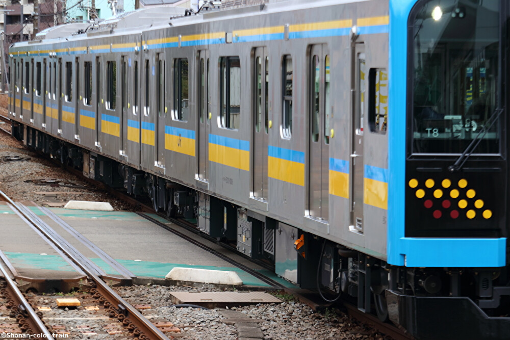 【全8編成導入完了】鶴見線E131系1080番台T8編成が運用開始 : 湘南色の部屋（Shonan-color train）