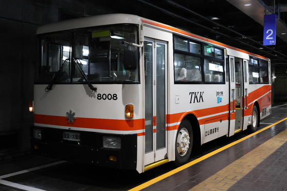 室堂駅でトロバスを眺める [6月23日その3] : ☆TOKAI KIDS☆の日本全国旅日記[令和編]