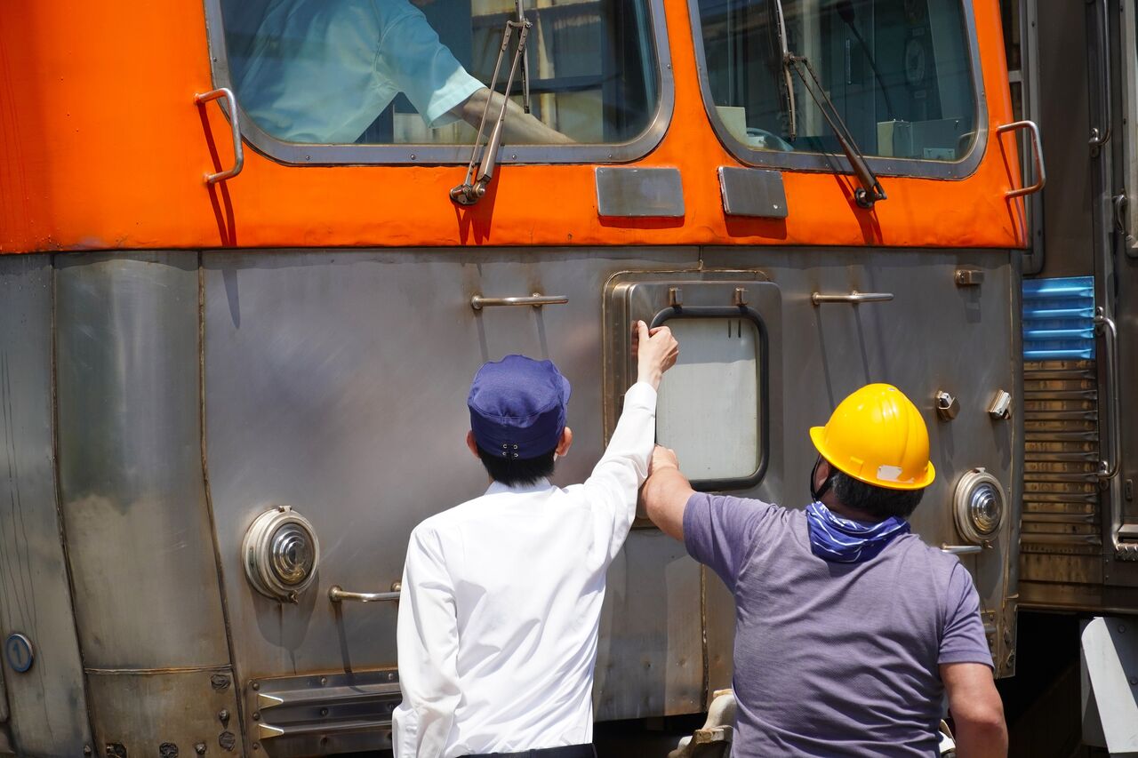 8000系8902編成引退ツアー(1) : エルム中央交通