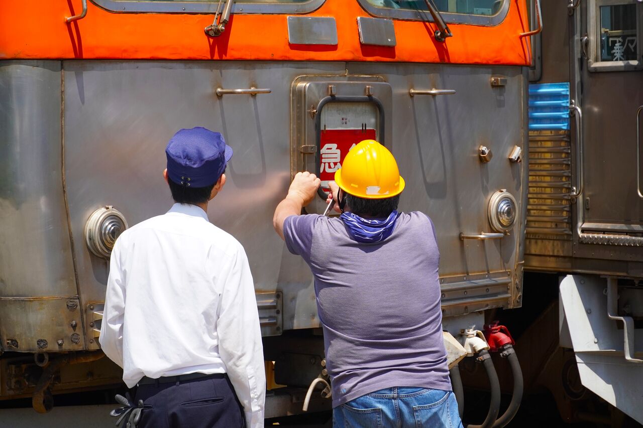 8000系8902編成引退ツアー(1) : エルム中央交通