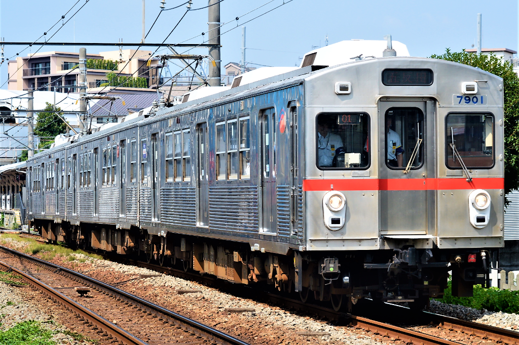 7700系は西へ～7901F譲渡陸送～ : エルム中央交通