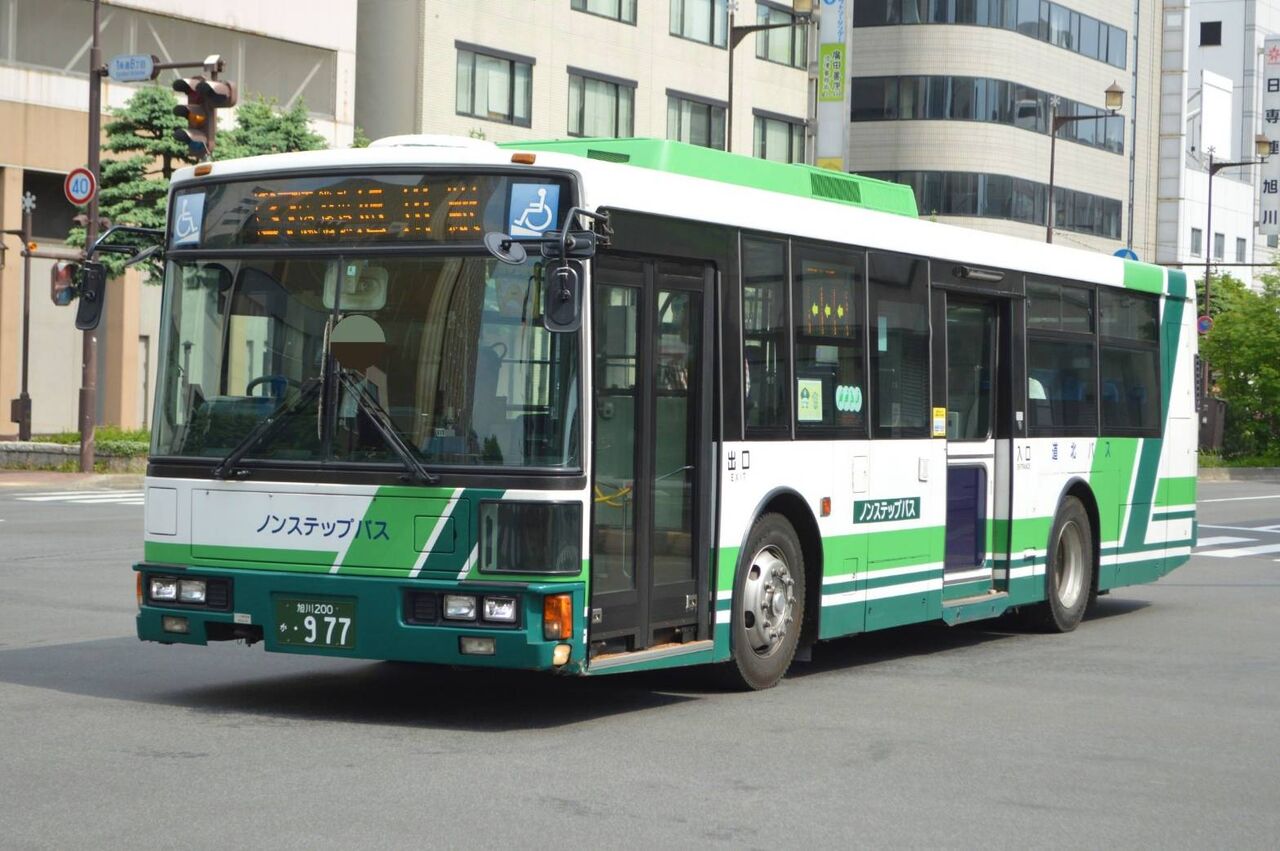 977 : エルム中央交通