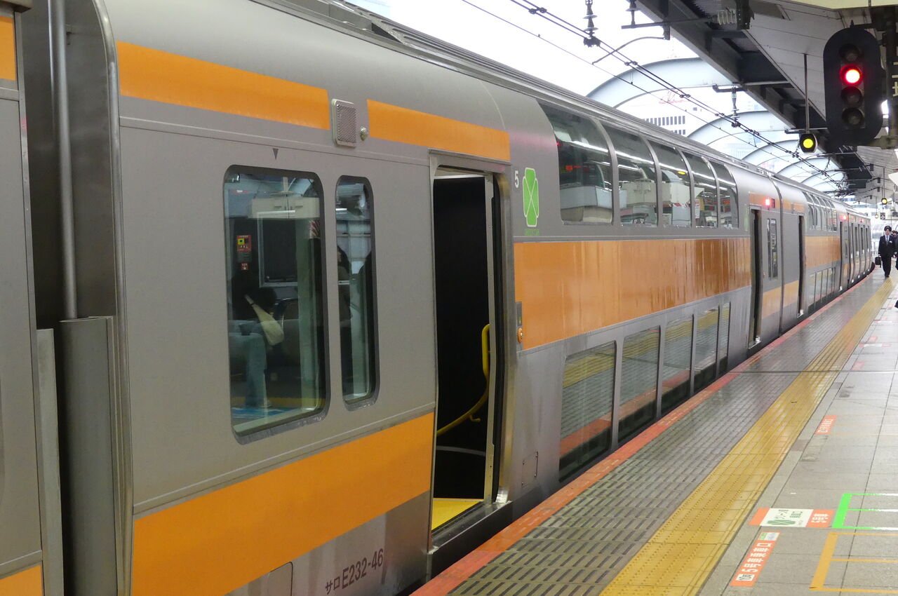 中央線E233系グリーン車乗車記（2024.11.10） : TOMODACHIYA鉄道日記