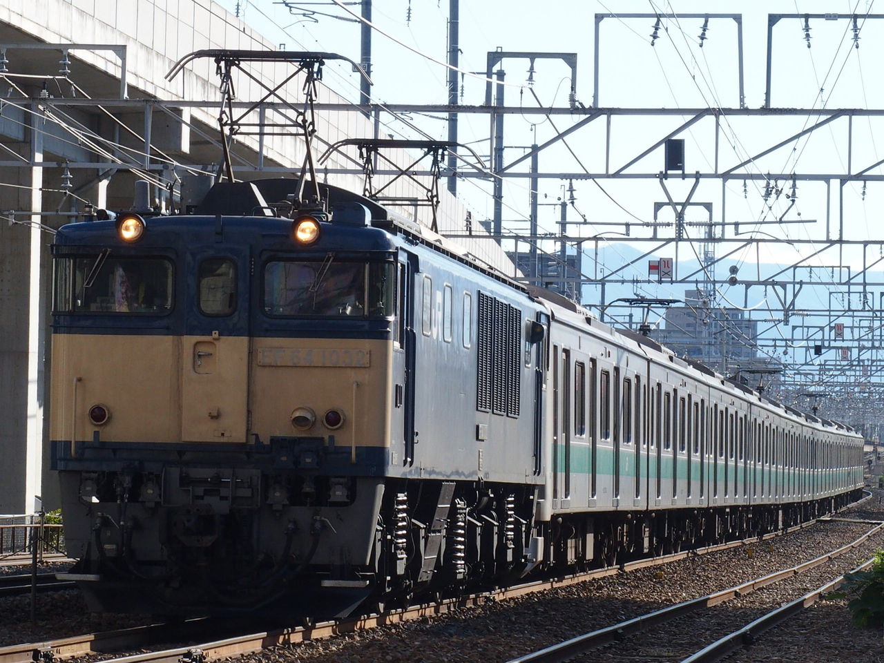 E233系2000番台車（マト13編成）配給輸送撮影記（H28.5.12） : TOMODACHIYA鉄道日記