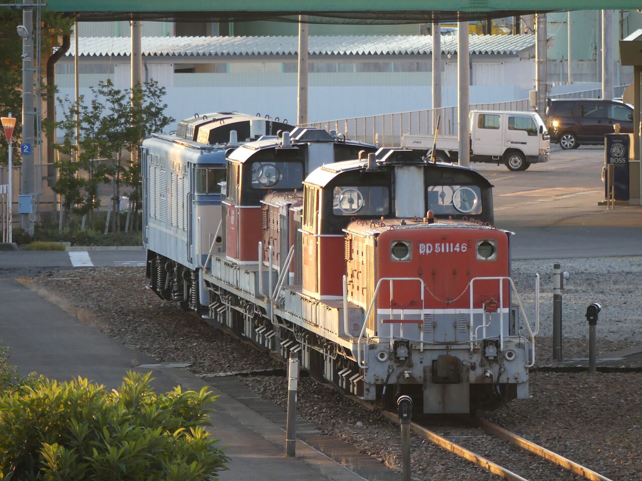 EF64 77号機 ついに解体か！ 稲沢機関区[愛知機関区]本日（11/10）の車両留置状況 : TOMODACHIYA鉄道日記