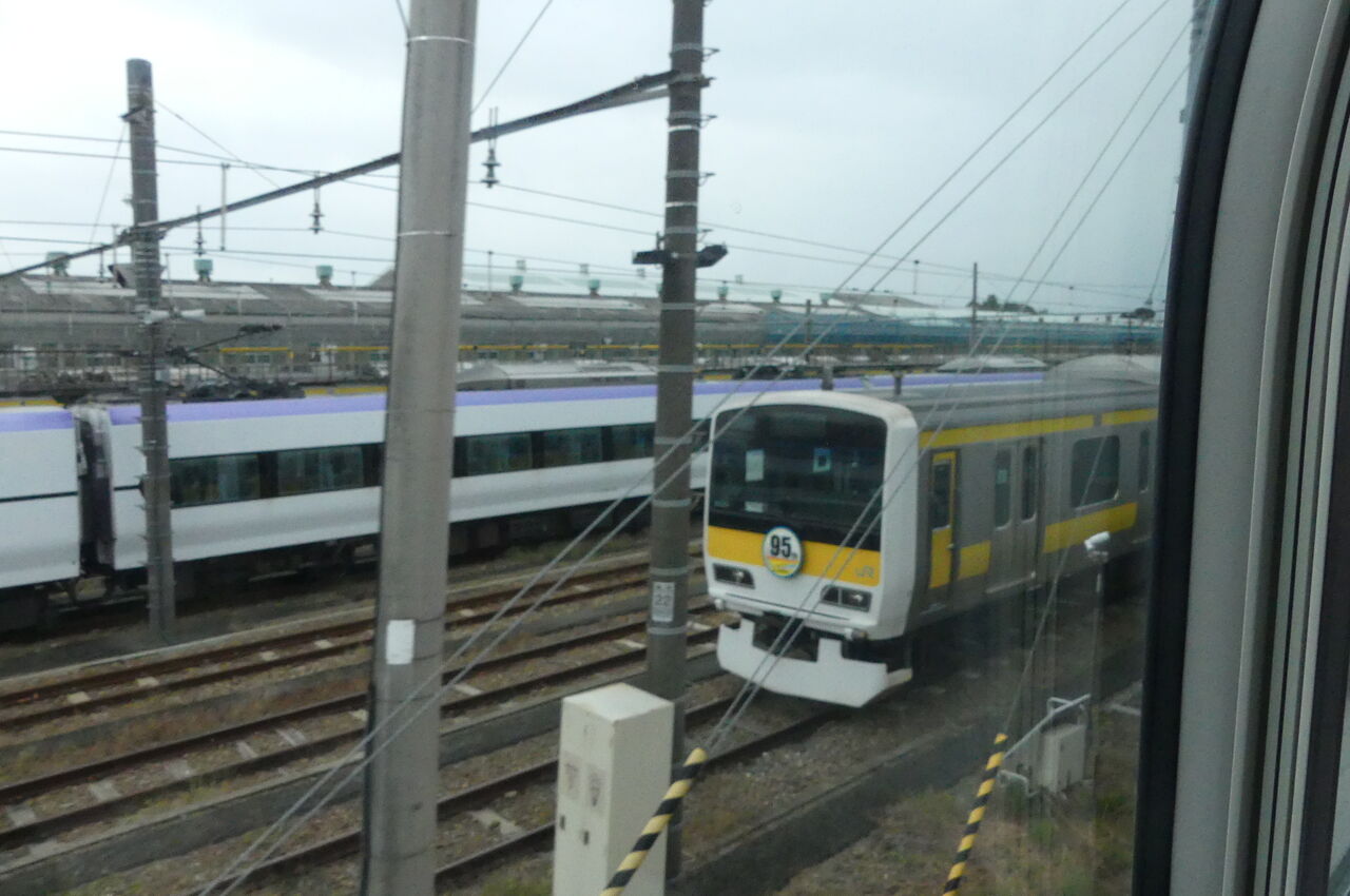 中央線E233系グリーン車乗車記（2024.11.10） : TOMODACHIYA鉄道日記