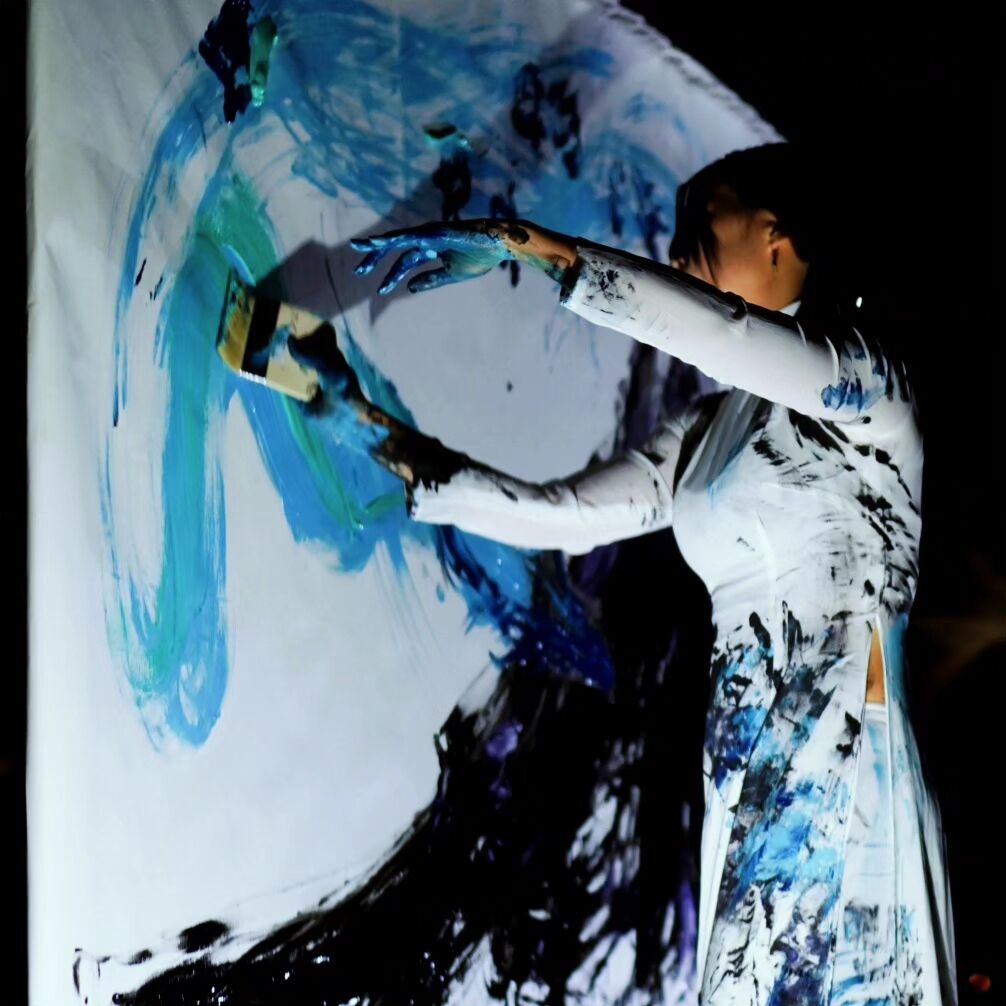 龍絵師 虎香 Profile : 龍絵師 虎香 Toraka