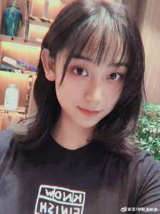 長身美女図鑑 : Wang Jiazheng