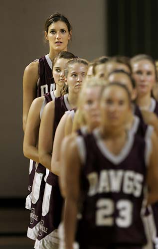 長身美女図鑑 : Allyssa DeHaan