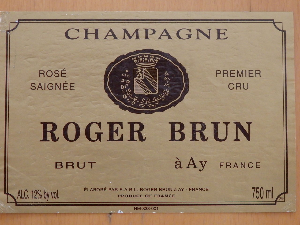 Champagne Roger Brun : 忠犬コロ子のグルメ日記